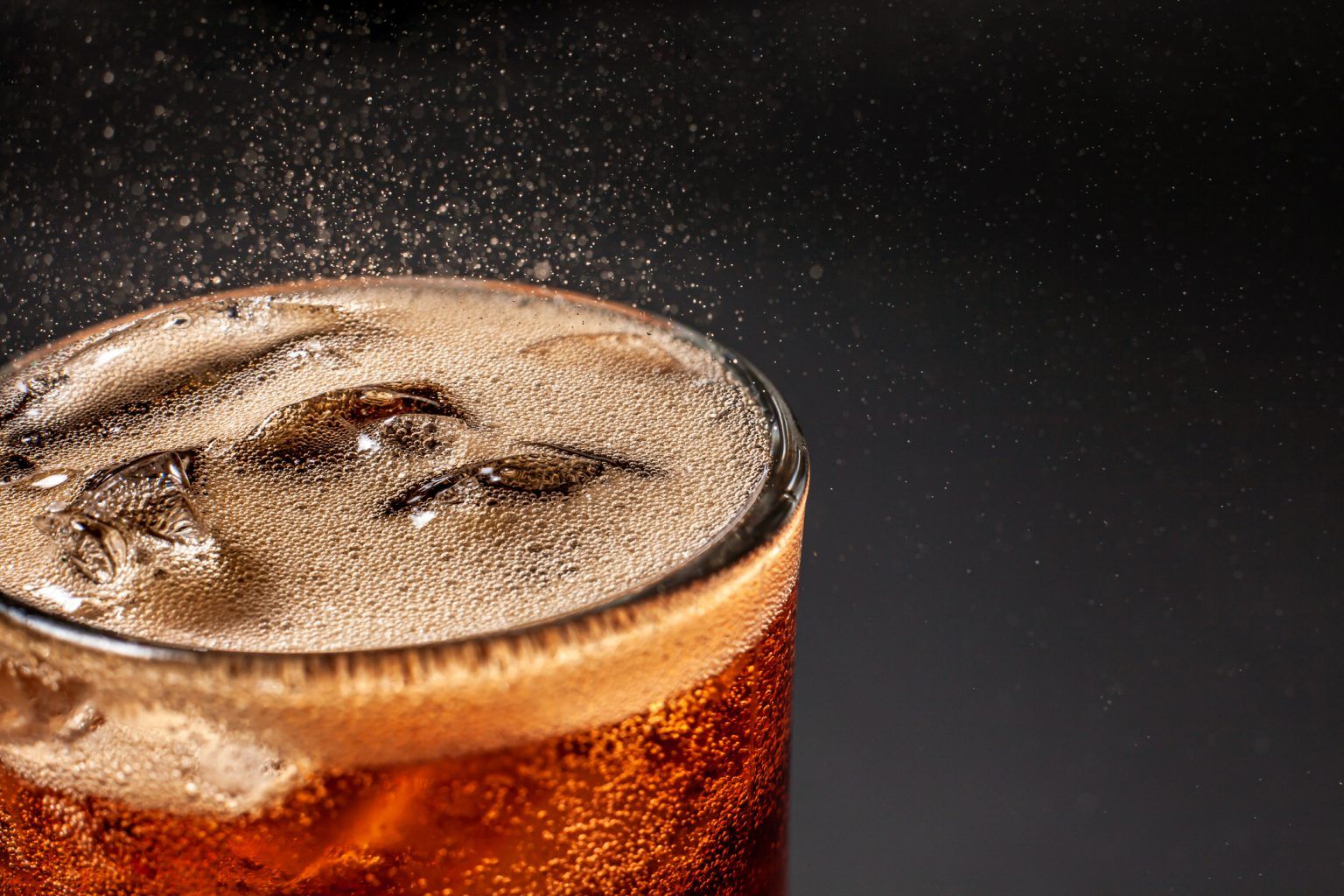 ¿Cómo se fabrican los refrescos? - Blog Emagister